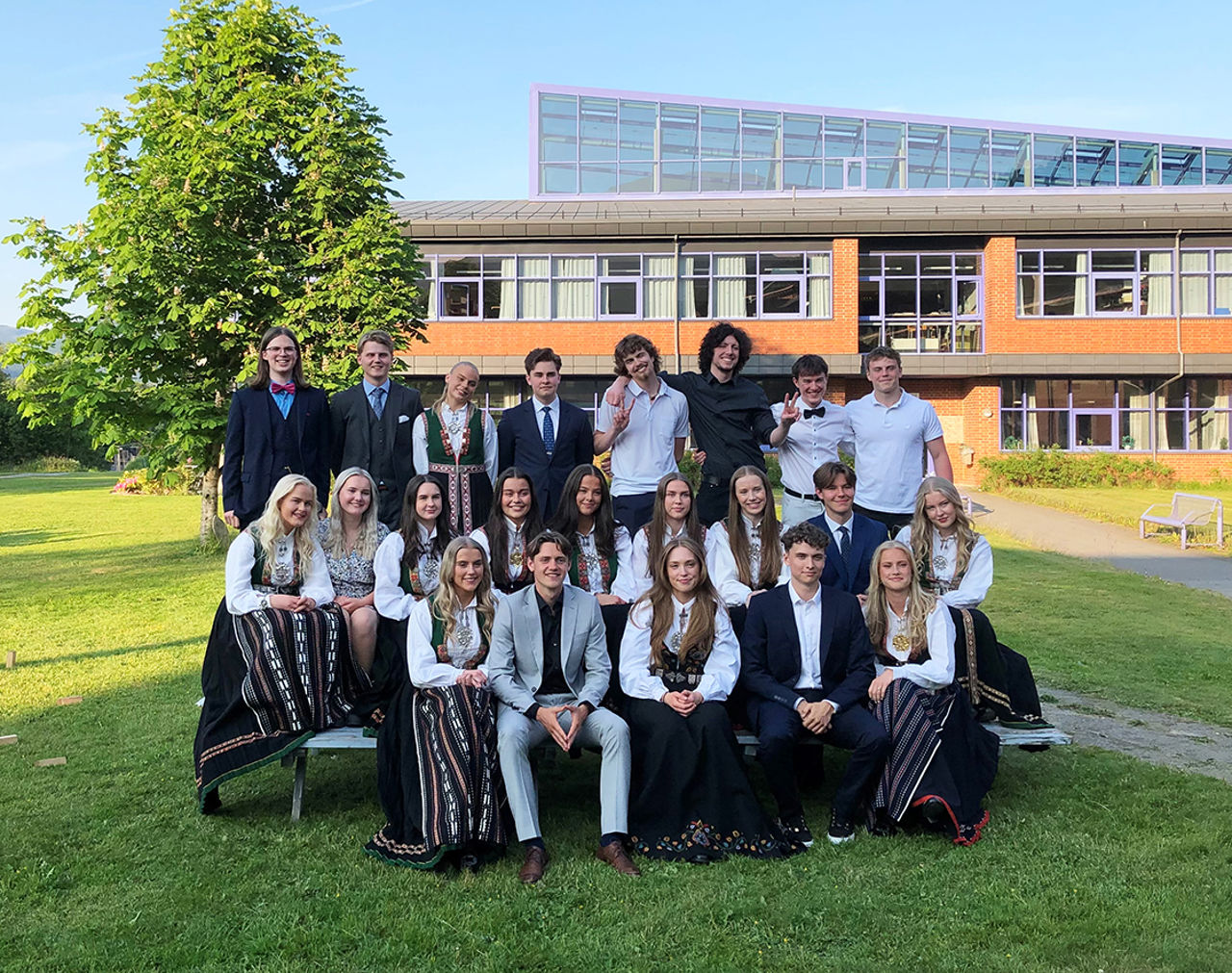 Avslutningsmarkering for avgangselevane ved Hafstad vidaregåande skule